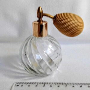 JP440. Vintage Clear Swirl Glass Perfume Spray With Puffer. Tracked ...