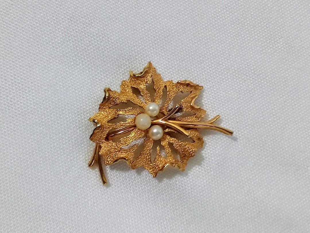 Vintage Gold Tone Crown Trifari Leaf Brooch. Faux Pearl - Etsy