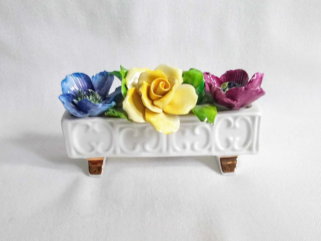 JP510 Vintage Jon Anton Hand Painted Bone China Flowers in Tub. Tracked ...