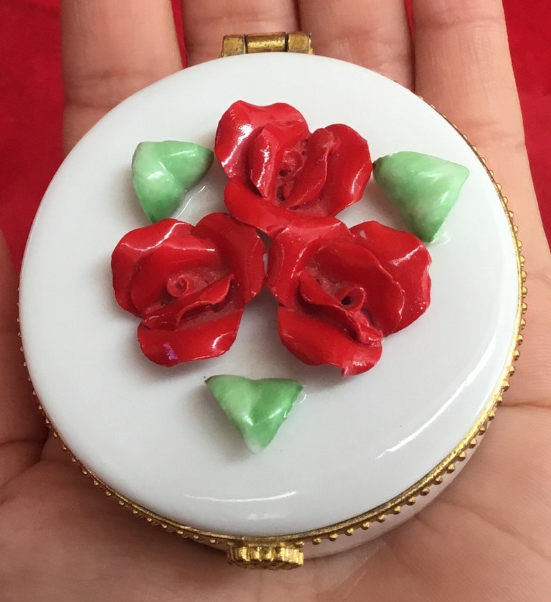 L90a Vintage Porcelain Rose Design Lidded Trinket Box. Tracked Shipping ...