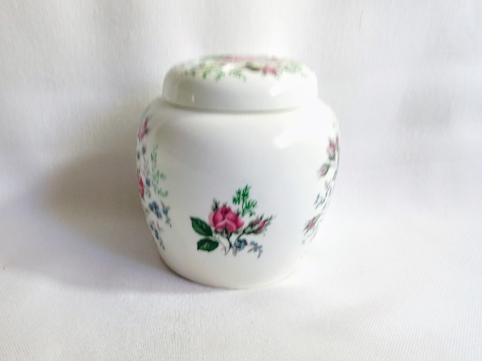 BC111 Vintage Roy Kirkham Ginger Jar. Floral Pattern. Tracked Global ...