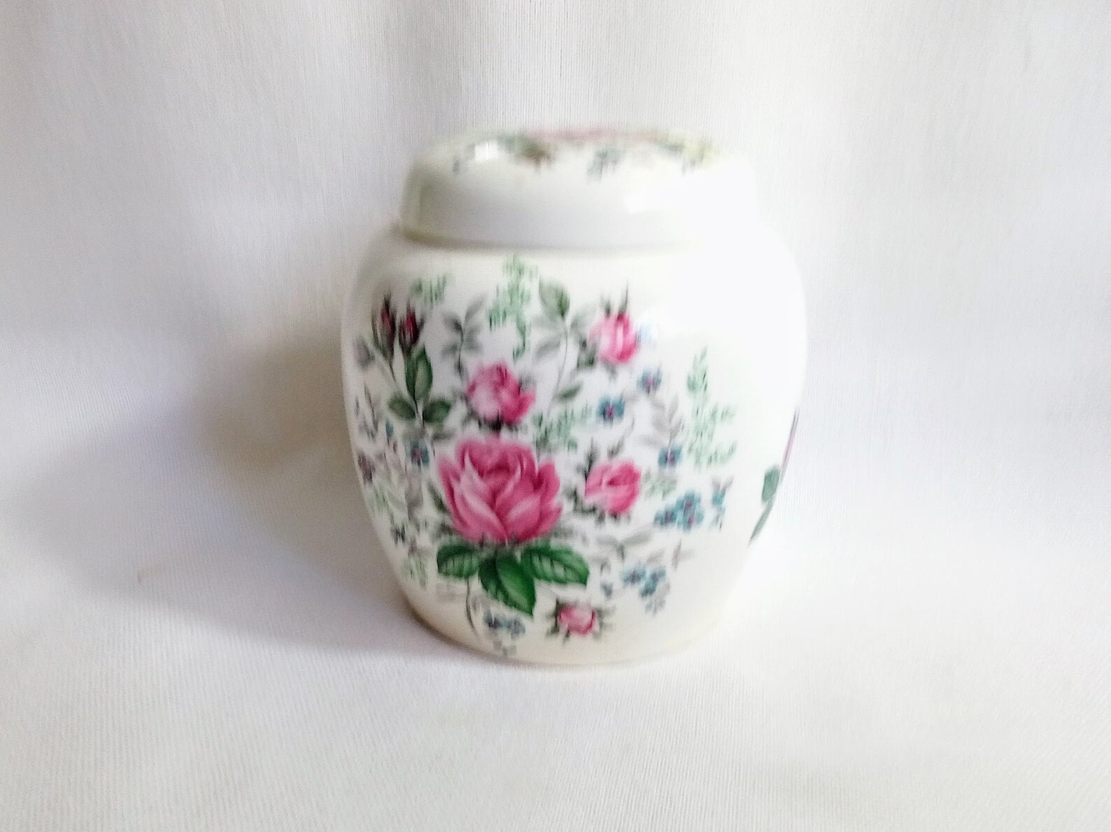 BC111 Vintage Roy Kirkham Ginger Jar. Floral Pattern. Tracked Global ...