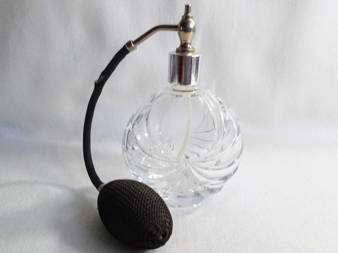 JP536. Vintage Clear Glass Perfume Spray and Puffer. Tracked Global ...