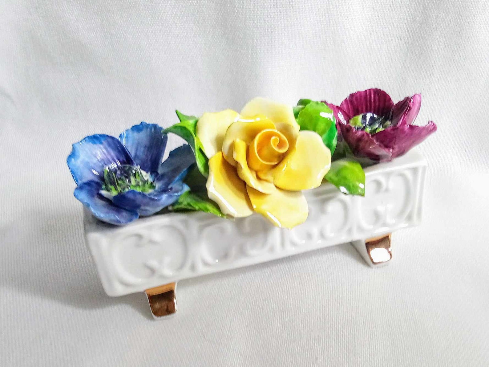JP510 Vintage Jon Anton Hand Painted Bone China Flowers in Tub. Tracked ...