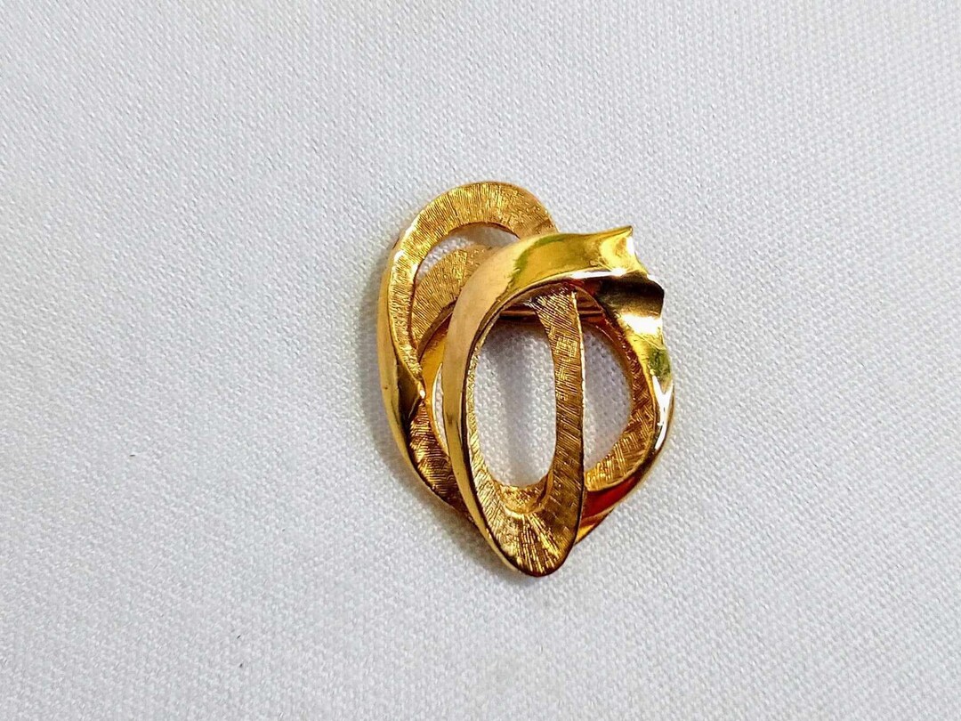 JP207 Vintage Lieba USA Gold Tone Scarf Ring/dress Clip. Tracked ...