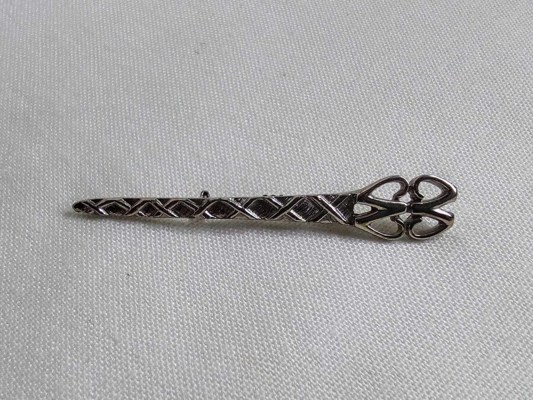JP315. Vintage Silver Tone Celtic Sword Brooch. - Etsy
