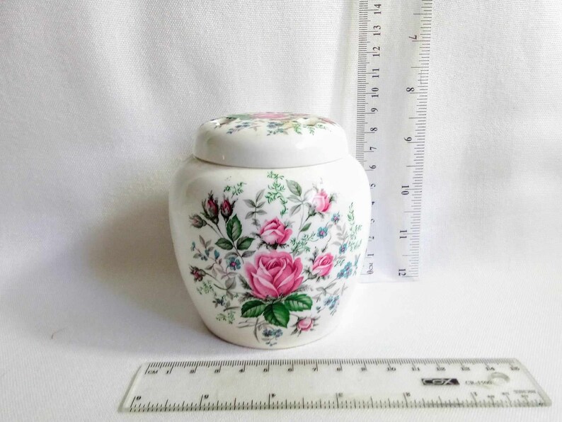 BC111 Vintage Roy Kirkham Ginger Jar. Floral Pattern. Tracked Global ...