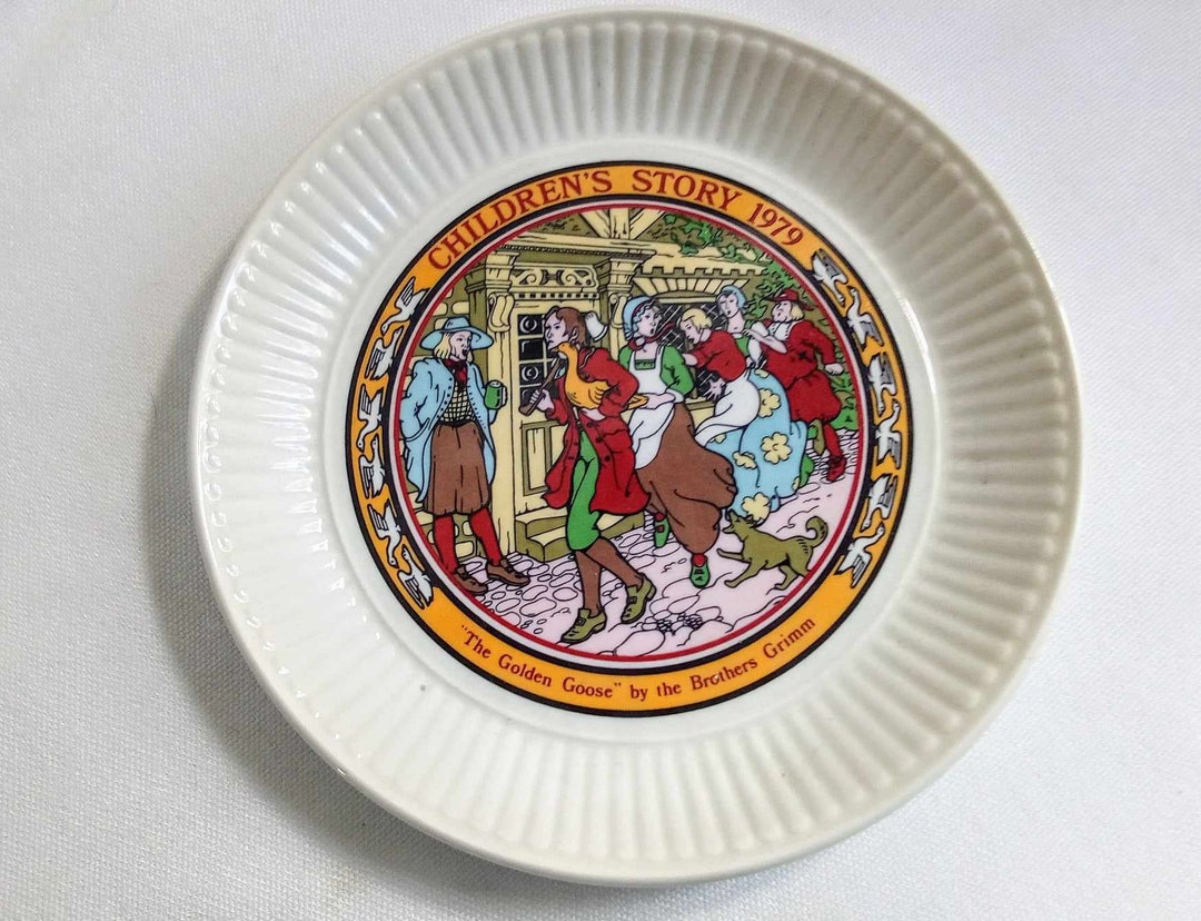JP414. Vintage Wedgwood of England Childhood Plate. the Golden Goose, the Brothers Grimm. 1979 ...