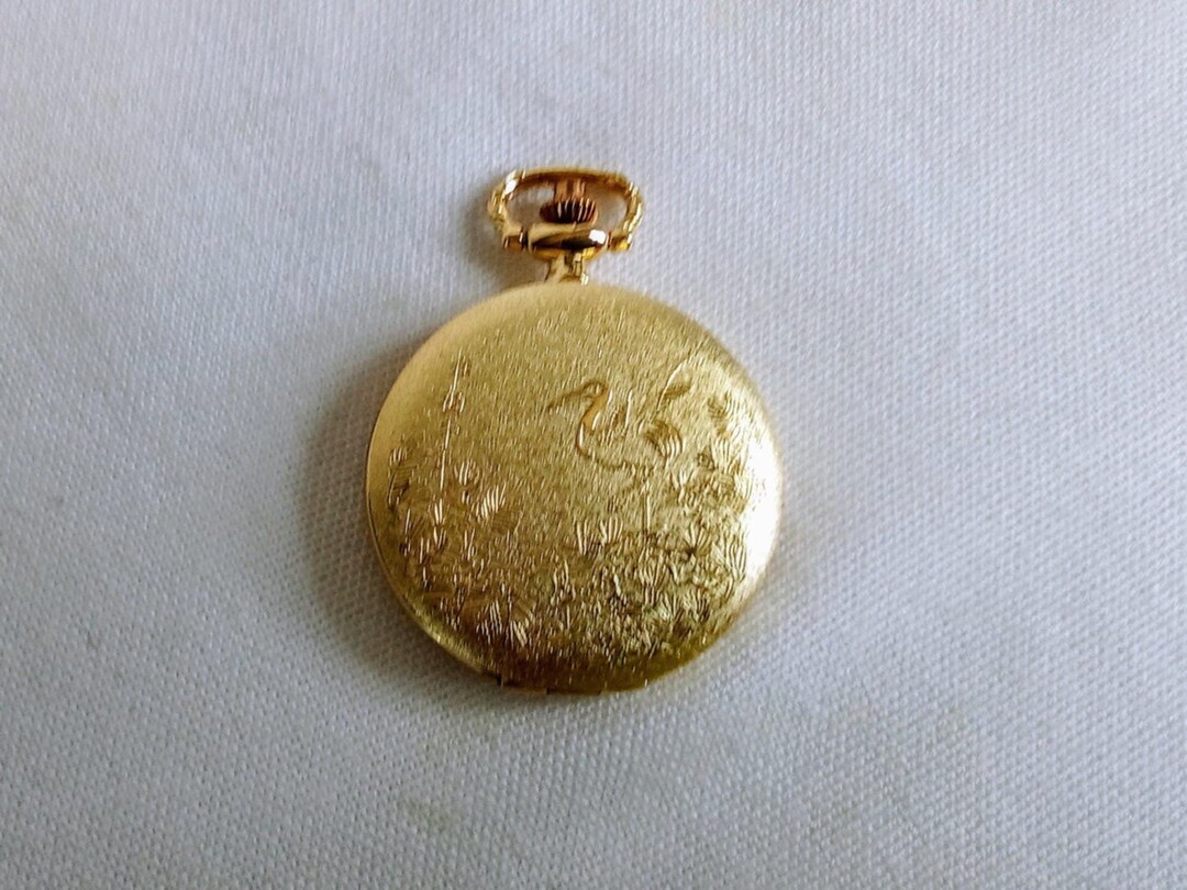 C187 Vintage Gold Tone Pocket Watch. Bird Design. New Old Stock. Gift ...