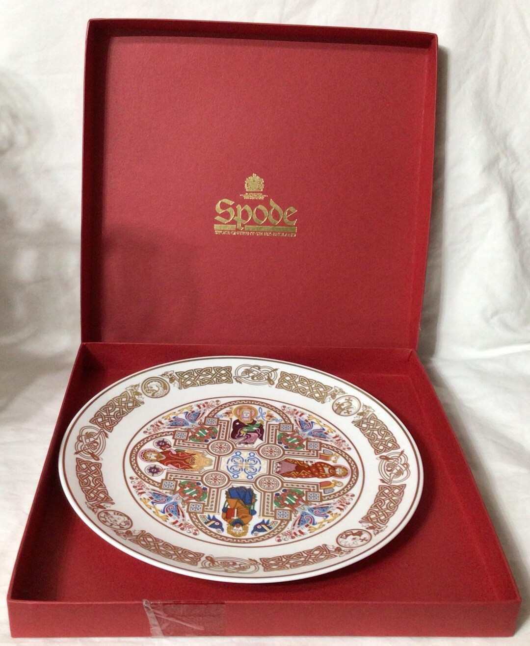 P13a Vintage Old New Stock Spode “ the Kells “ Decorative Plate With ...