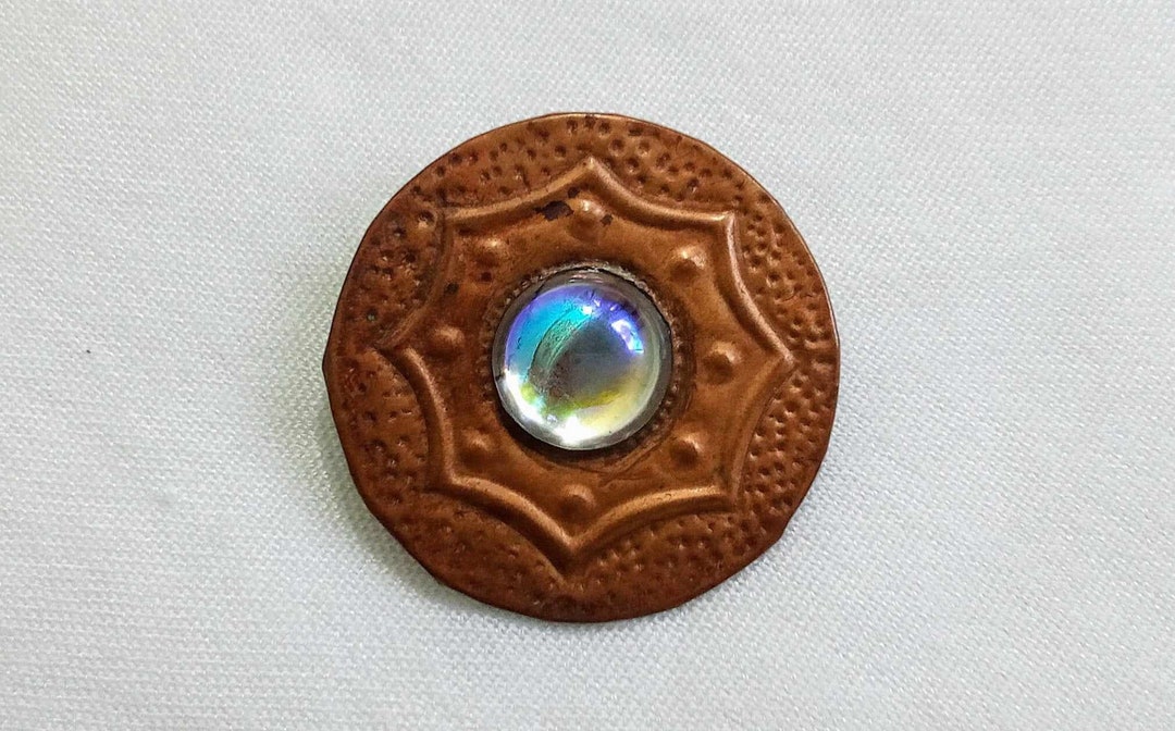 C87 Vintage Artisan Crafted Copper Brooch. Copper on Metal. Center ...