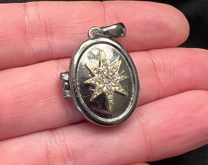 Star Locket - Etsy