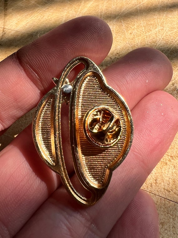 Planet Pin with moving star - Gem