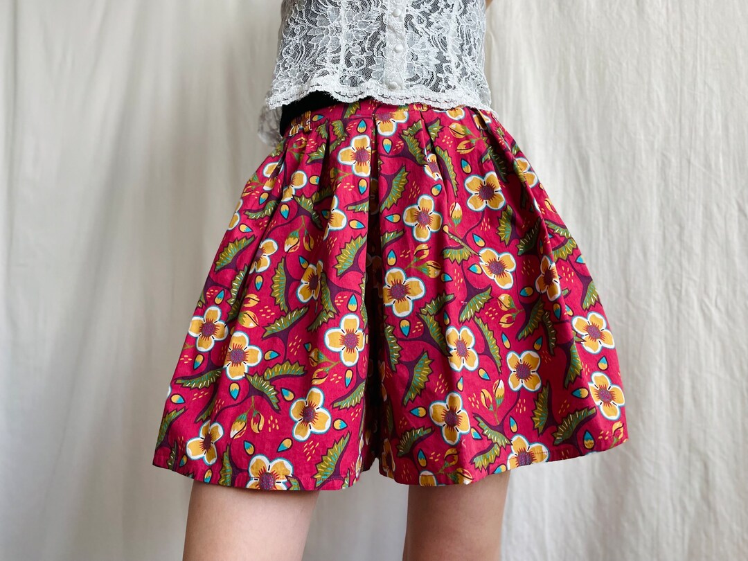 Vintage Floral Mini Shorts: High Waisted Pleated Culottes (XS/S) - Etsy