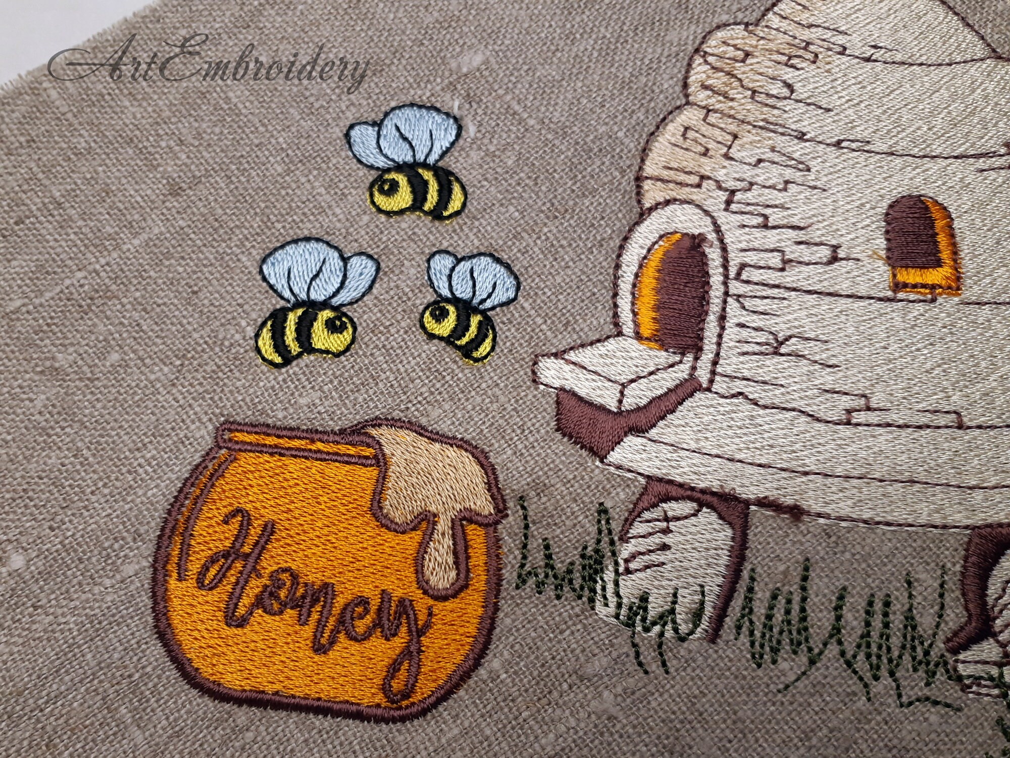 Sewing & Fiber Bee on Hive and Bee on Honey Comb Embroidery Machine ...