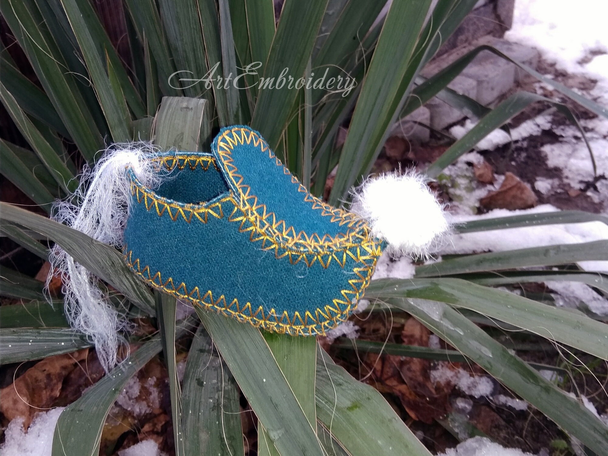 Elf Clogs Christmas Tree Ornament Project for hoop 4x4 and | Etsy