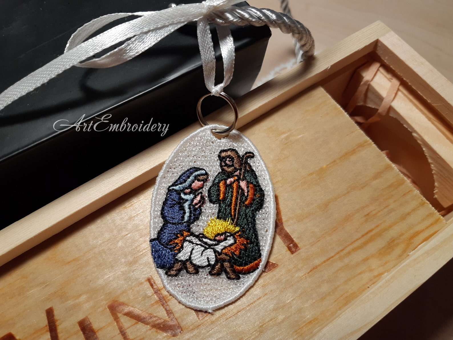 FSL Christmas Miniature - Nativity Machine Embroidery Freestanding Lace ...