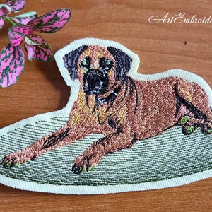 Rhodesian Ridgeback Machine Embroidery Design: Naturalistic Dog ...