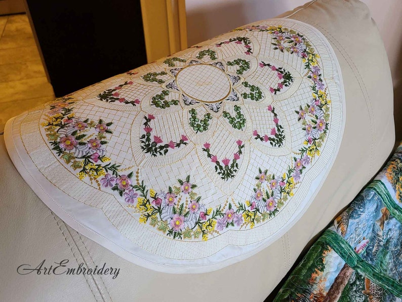 Elizabethan II Table Centerpiece Machine Embroidery Project - Etsy