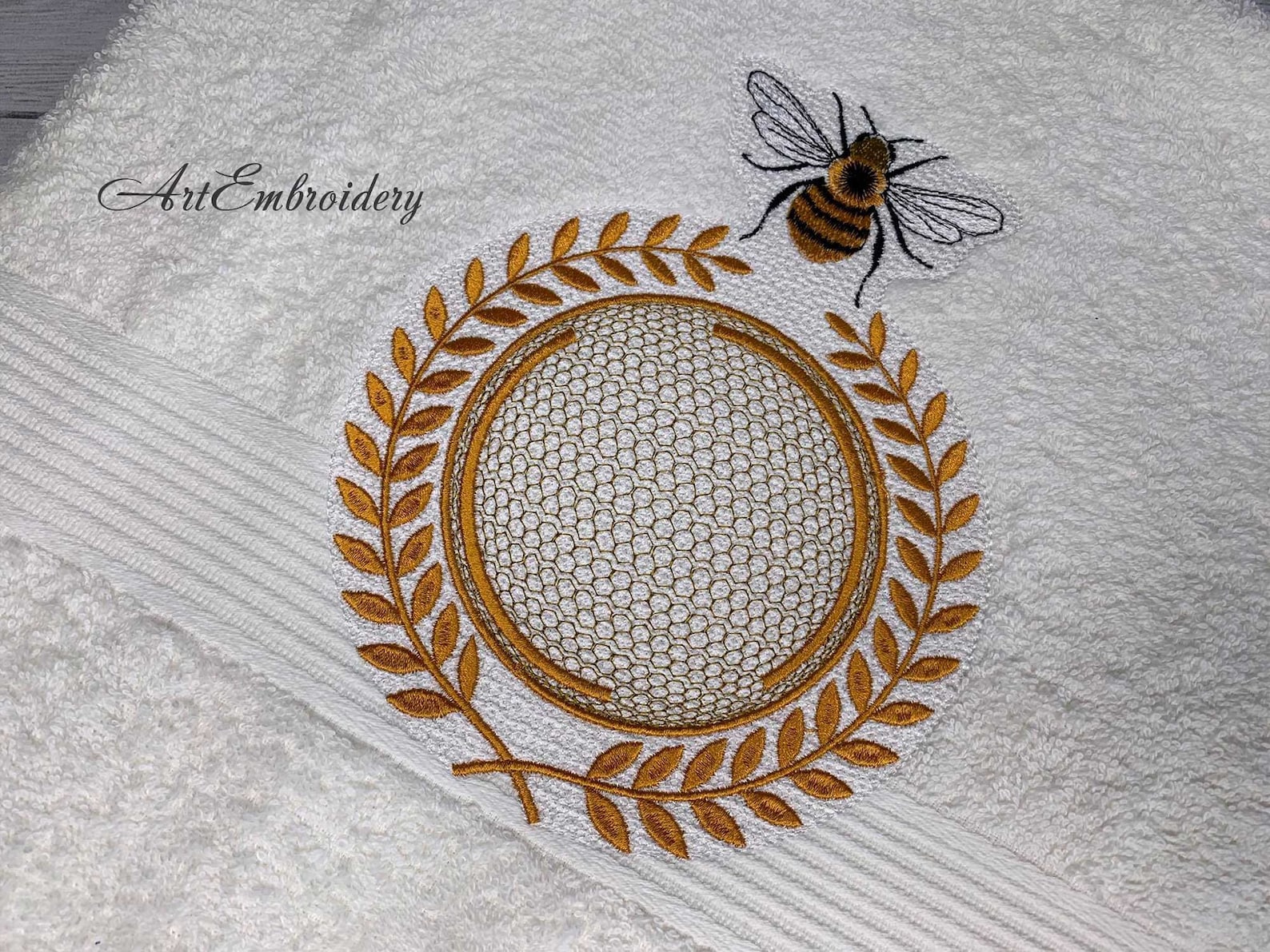 Bee Monogram Frame: Machine Embroidery Design (hoop Sizes From 3x3 up ...