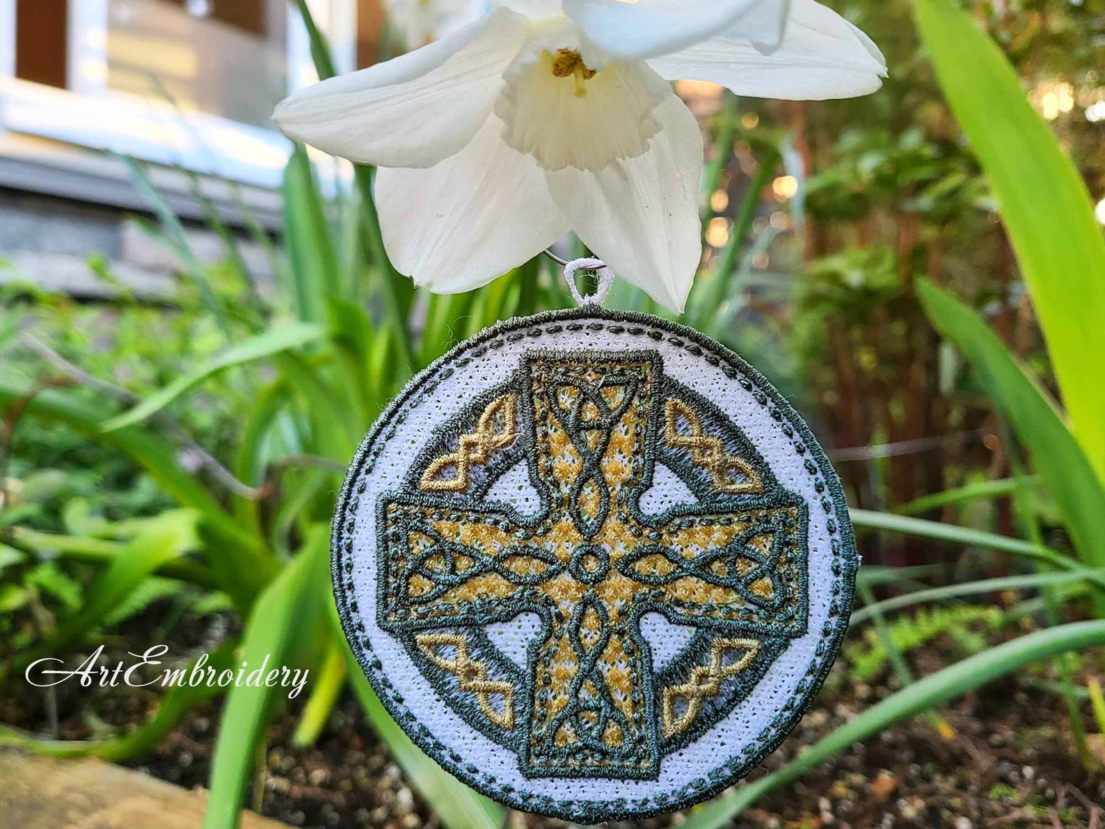 FSL Celtic Cross Machine Embroidery Design: Irish Knotwork (4x4, 5x7 ...