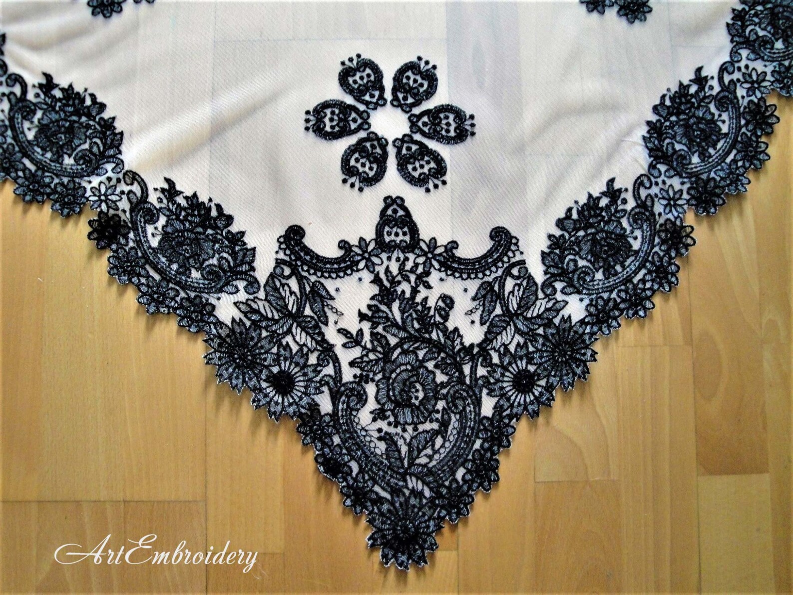 Victorian Fichu Machine Embroidery Design: Brussels Bobbin Style (8x12 ...