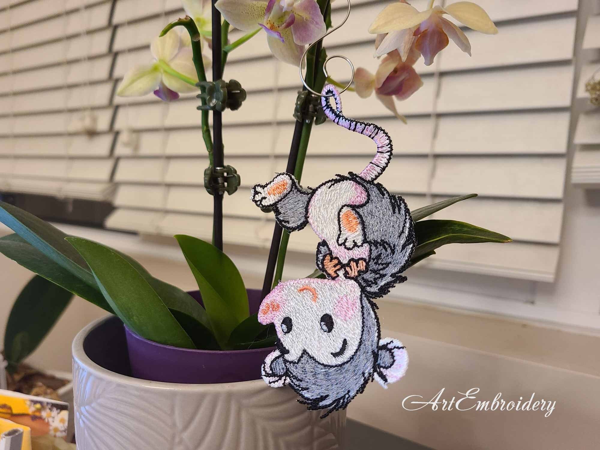 FSL Baby Possum Machine Embroidery Design: ITH Lace Project (4x4", 5x5 ...