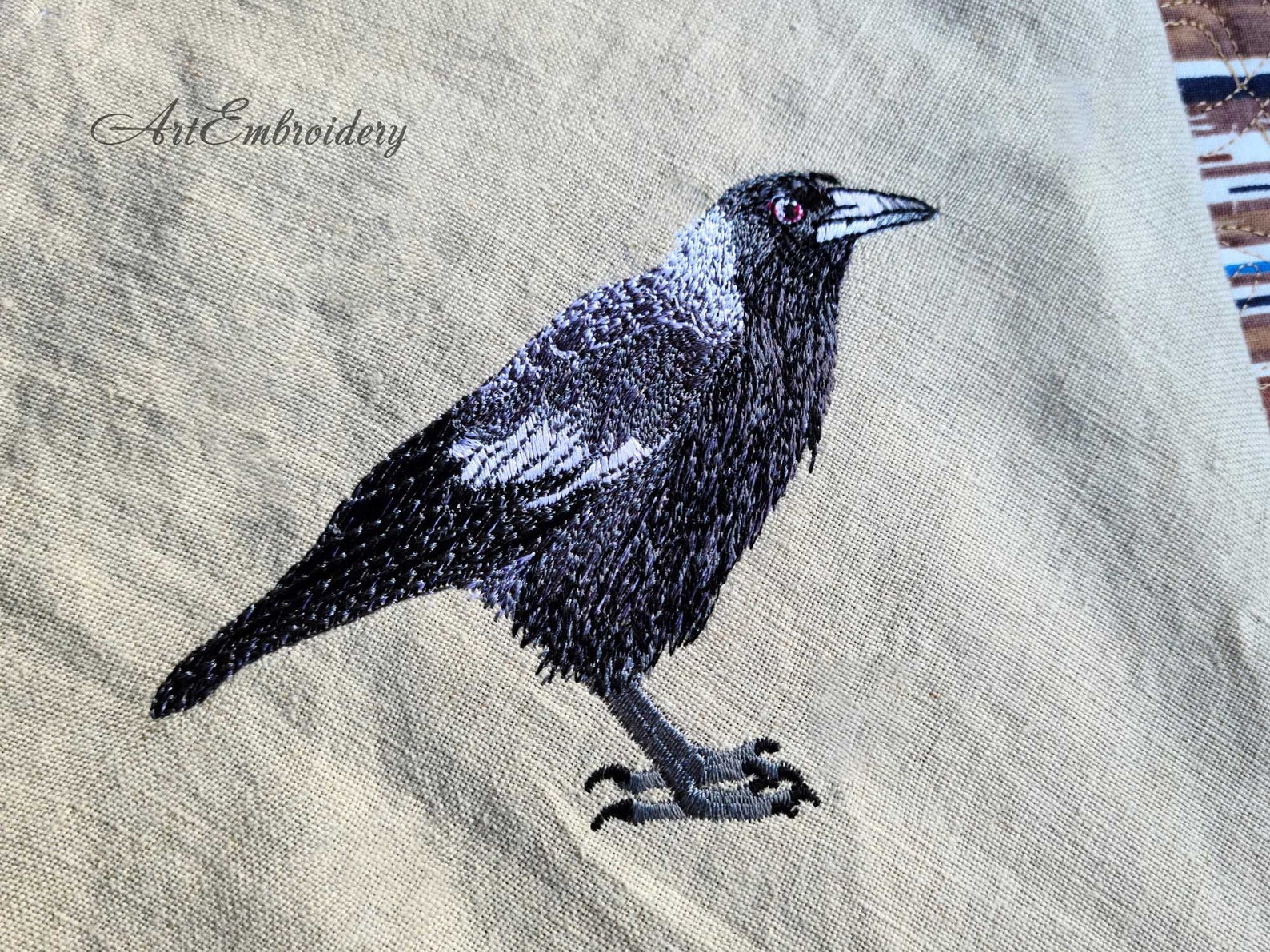 Australian Magpie Machine Embroidery Design: Realistic Bird (4x5" & 5x7 ...