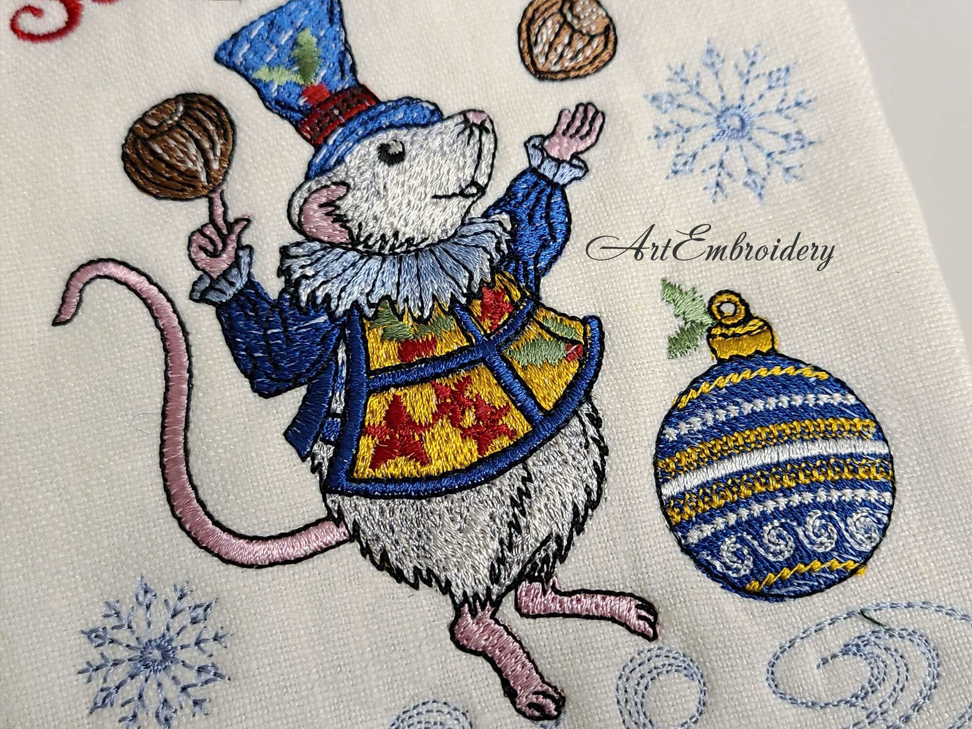 Jolly Mouse Christmas Embroidery Designs: Nut-juggling Mouse (ITH Card ...