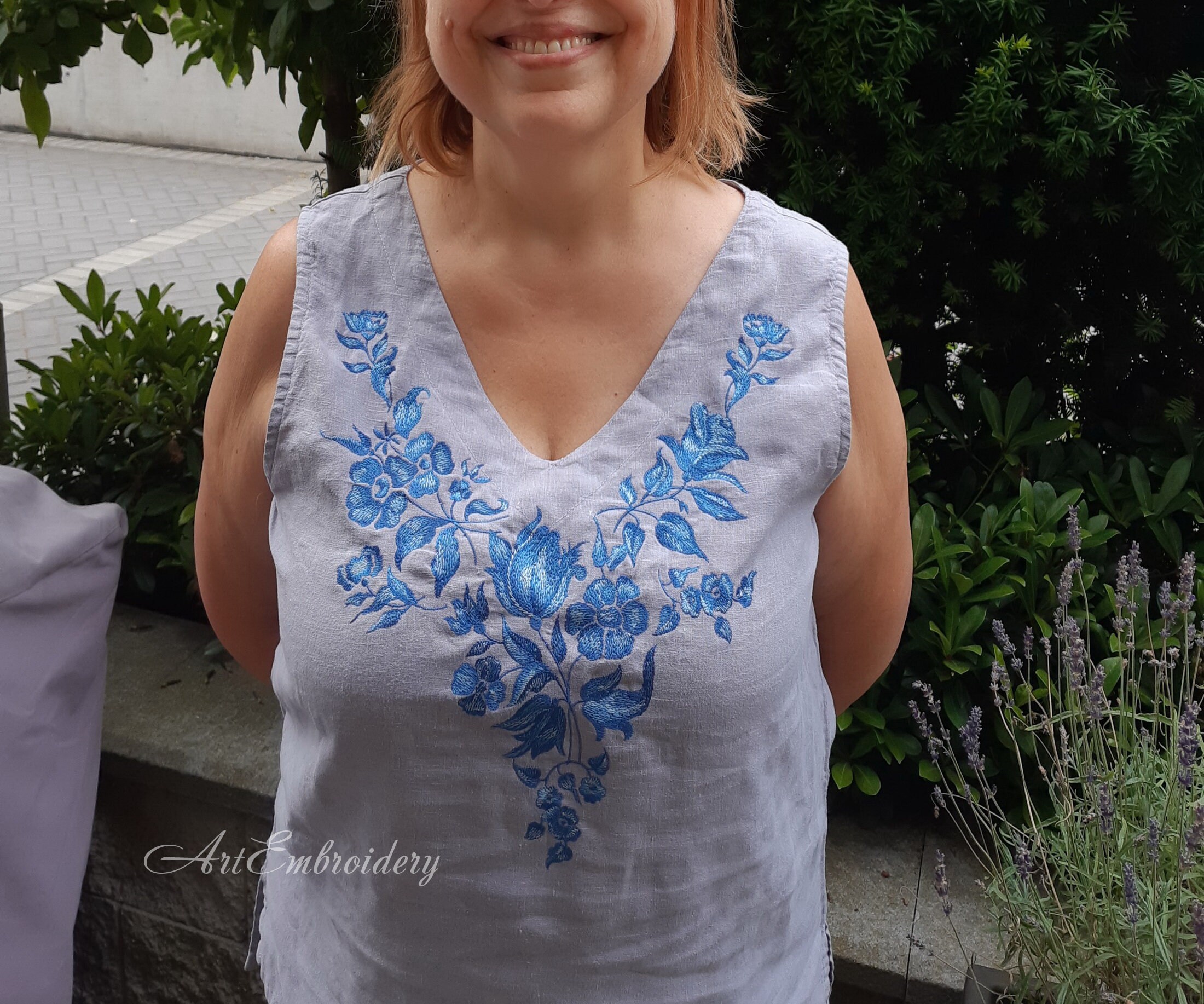 Holland Blue Flower Neck Machine Embroidery Lightweight Designs for ...