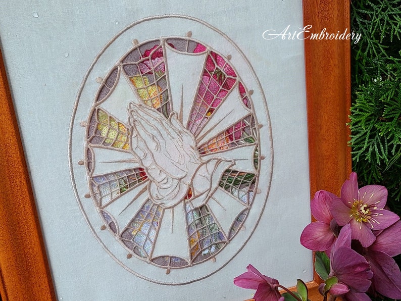 Praying Hands Christian Medallion Machine Embroidery Design in - Etsy