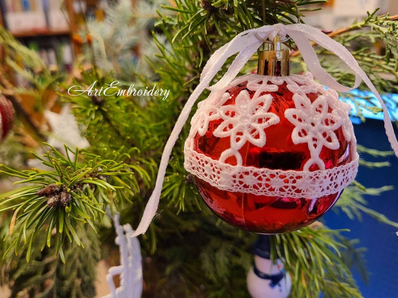 FSL Ball Ornament Covers: Machine Embroidery Lace Designs (5x5 to 7x7 ...