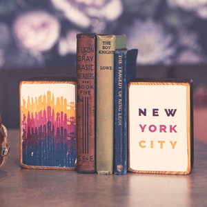 Wood Bookends With New York City, New York, Retro Skyline Silhouette ...