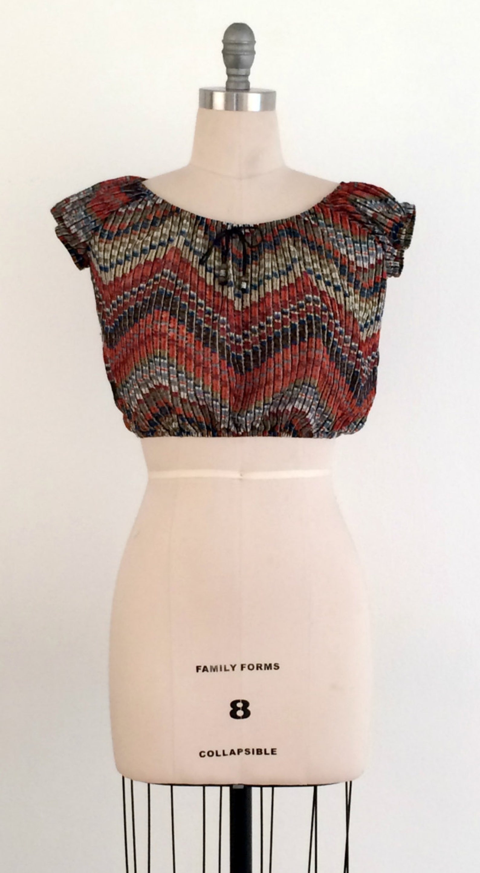 90s Does 70s Crop Top // 1990s 1970s Vintage Multicolor Chevron Zig Zag ...