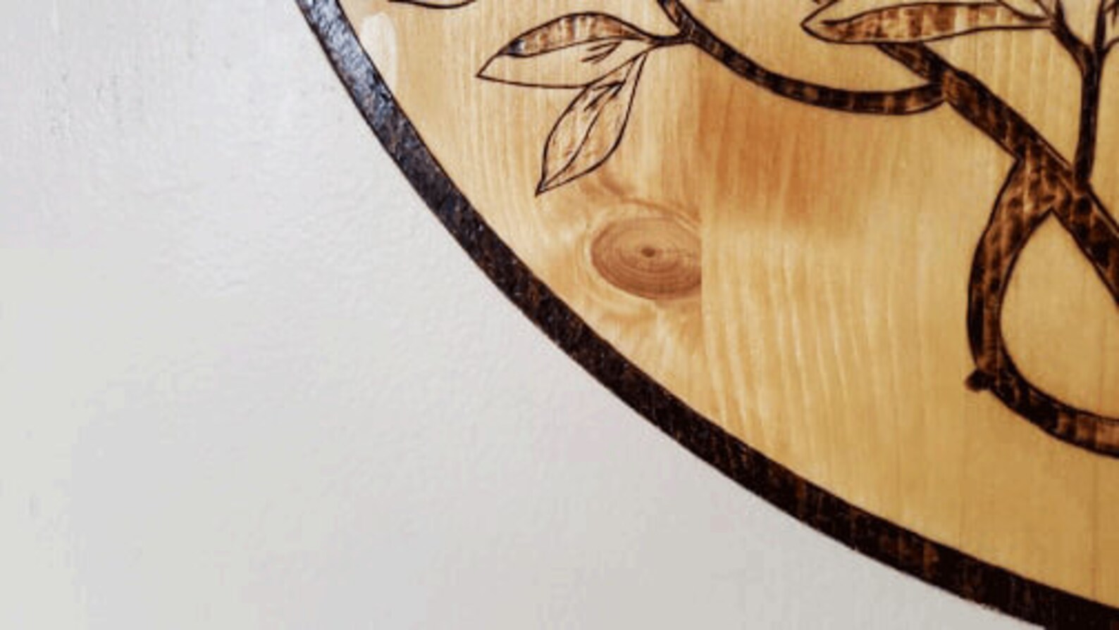 Honey Bee Clock // Limited Edition // Pyrography Art // Large - Etsy