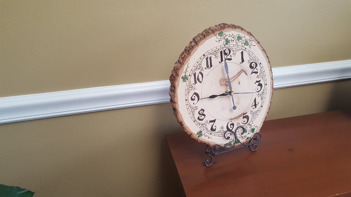 Rustic Wood Clock // Wooden Desk Clock // Wood Burned Clock // - Etsy