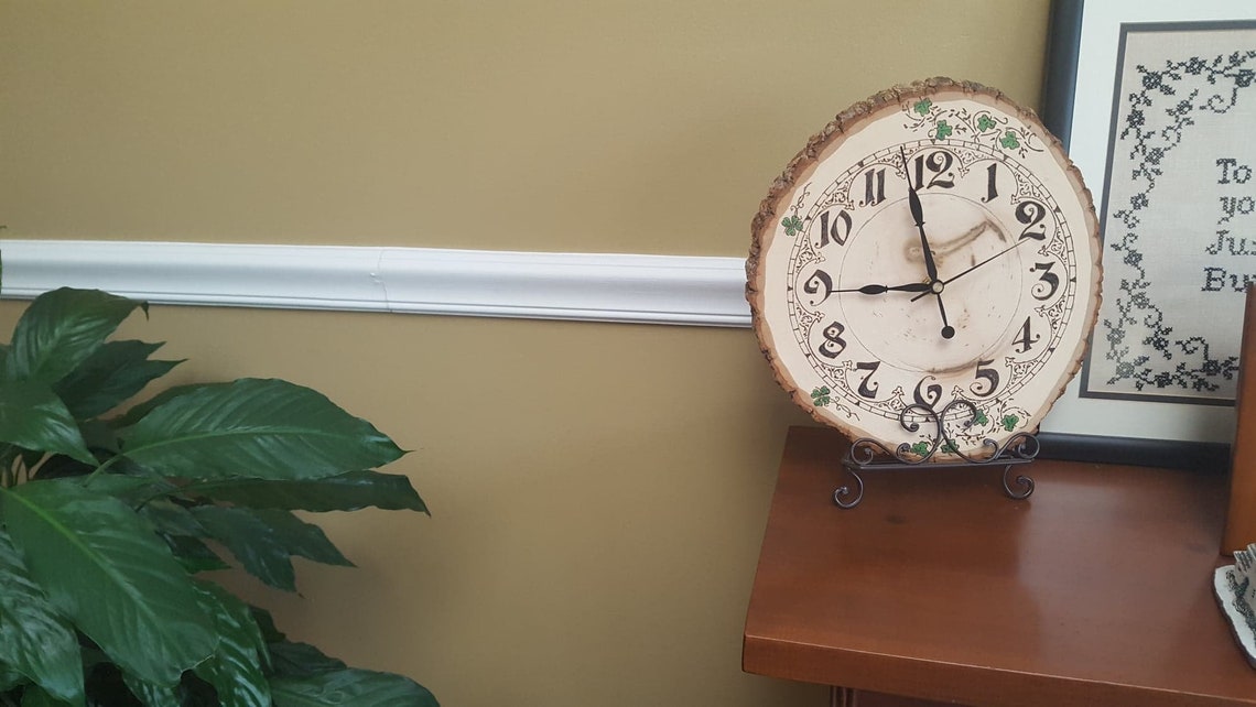 Rustic Wood Clock // Wooden Desk Clock // Wood Burned Clock // - Etsy