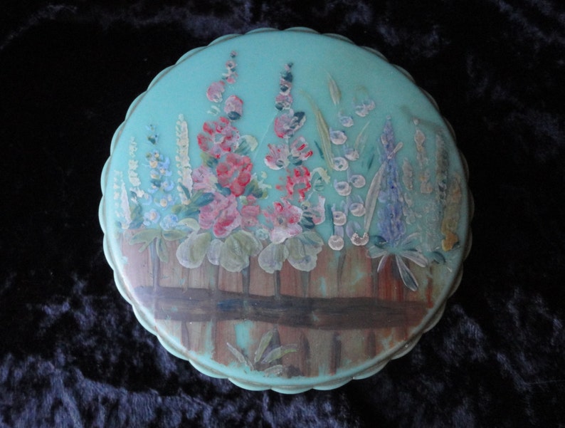 Vintage Hand-painted Bakelite-type Plastic Screw-lidded Pot or Powder ...