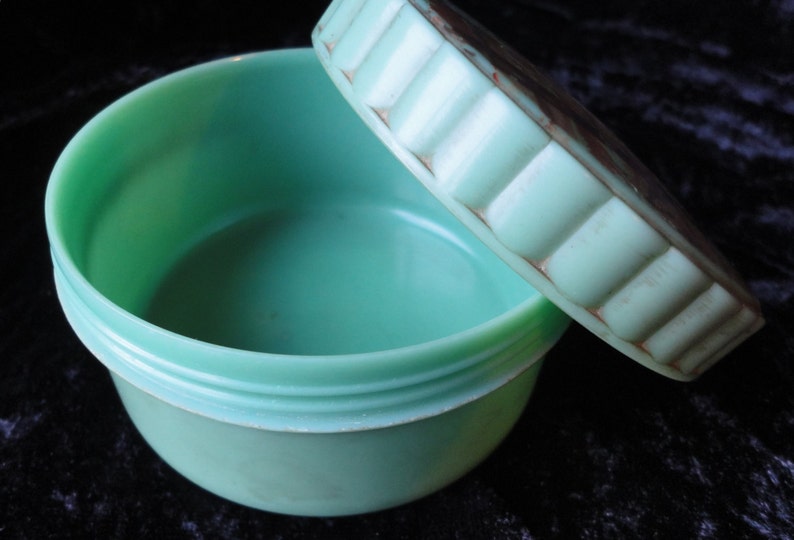 Vintage Hand-painted Bakelite-type Plastic Screw-lidded Pot or Powder ...