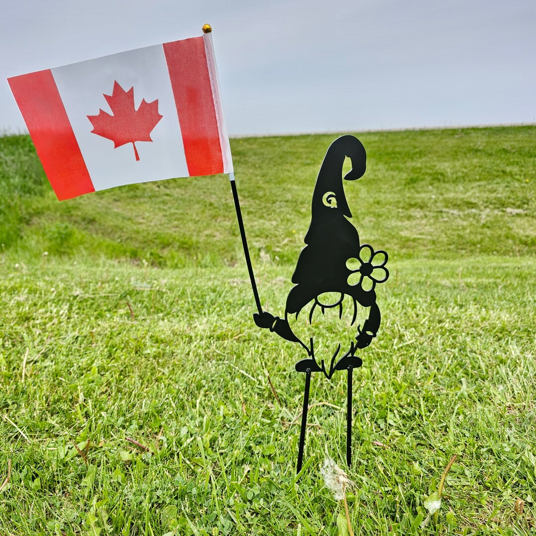 Canadian Gnome - Yard Décor Gnomes, Metal Lawn Art, Backyard Décor ...