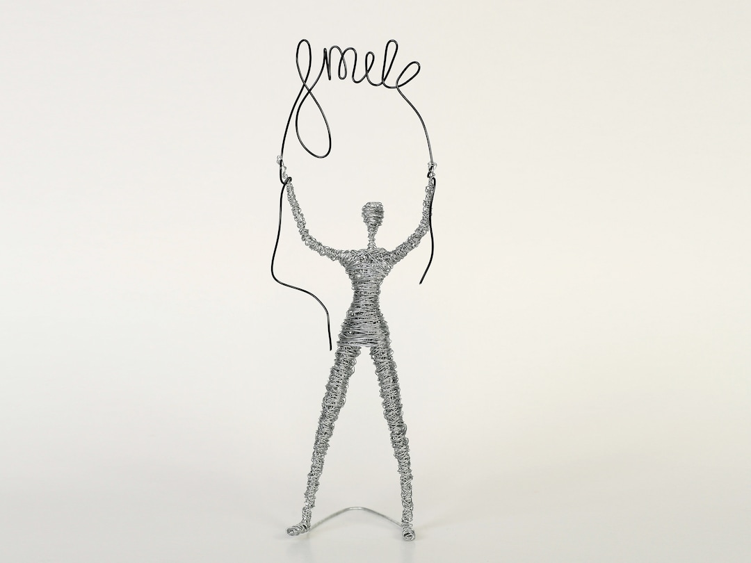 Smile, Figurative Sculpture, Modern Art Sculpture, Wire Sculpture, Free ...