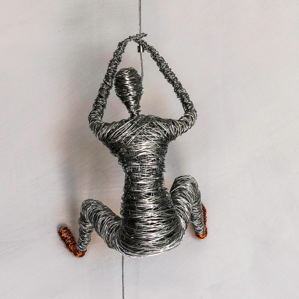 Wire Sculpture Climb Man and Woman, Wire Wall Art, Sculpture Art 3D ...
