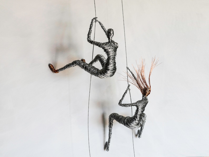 Wire Sculpture Climb Man and Woman, Wire Wall Art, Sculpture Art 3D ...