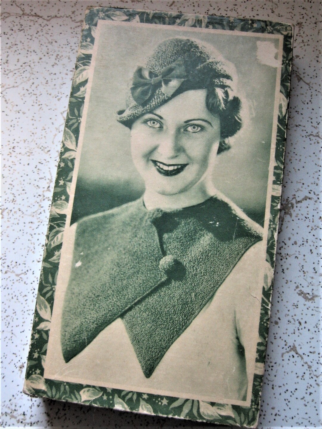 Antique 1930s Collarette Pressboard Box, Woman's Fashion Retail - Etsy