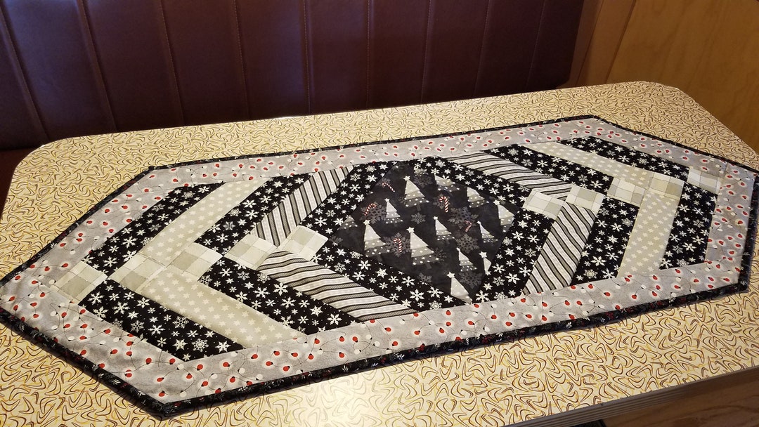 Quilted French Braid Table Runner With Christmas Trees Print - Etsy