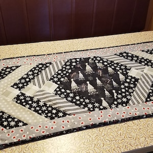 Quilted French Braid Table Runner With Christmas Trees Print - Etsy