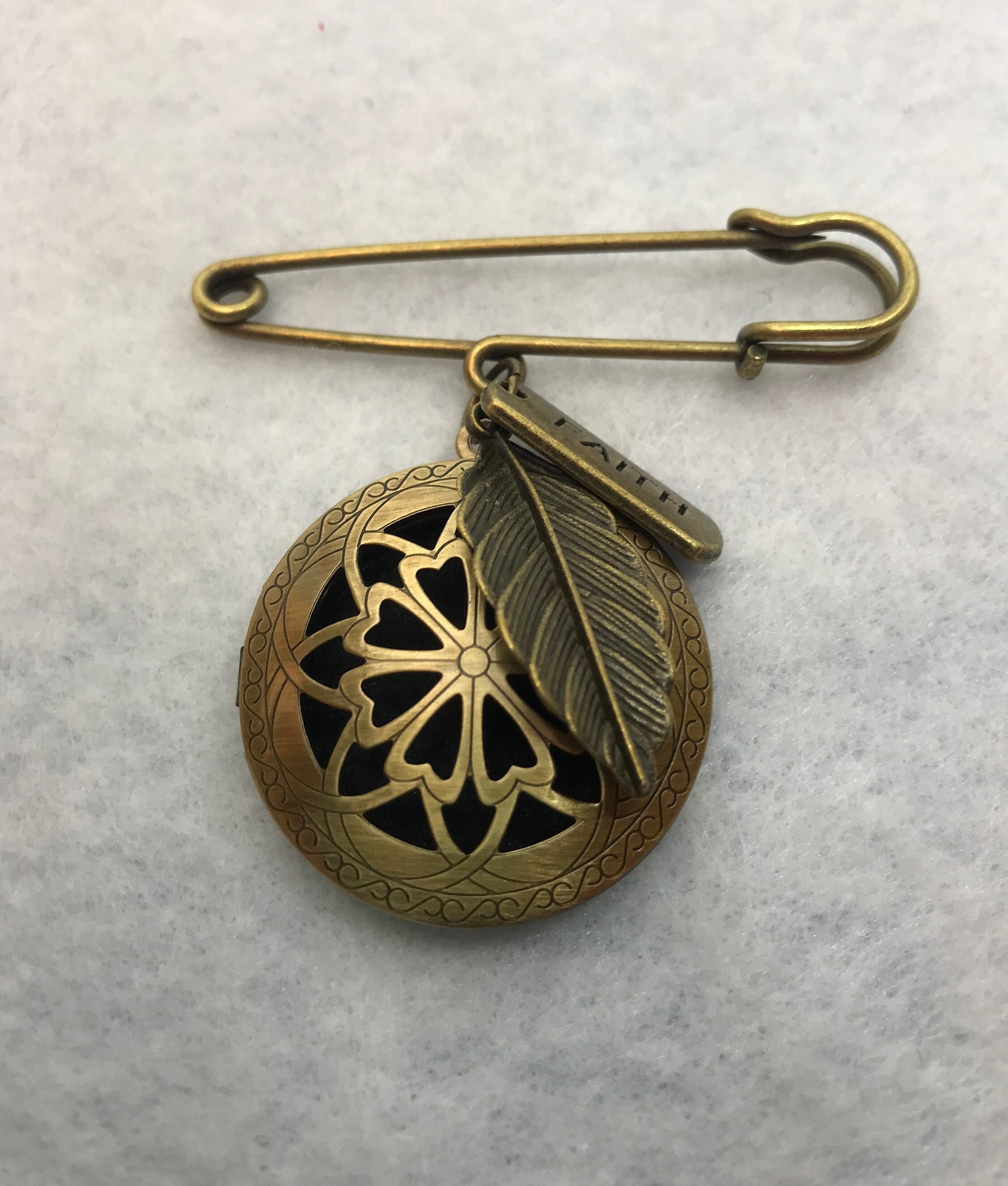 Essential Oil Brooch Pin Diffuseraromatherapy Perfume Locket Perfume ...