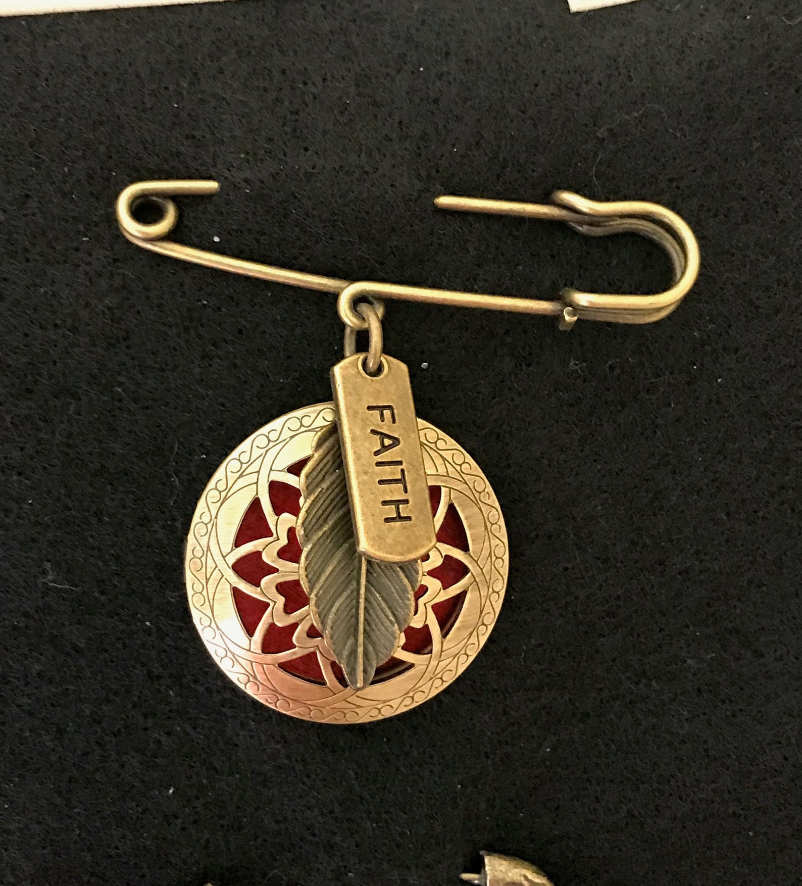 Essential Oil Brooch Pin Diffuseraromatherapy Perfume Locket Perfume ...