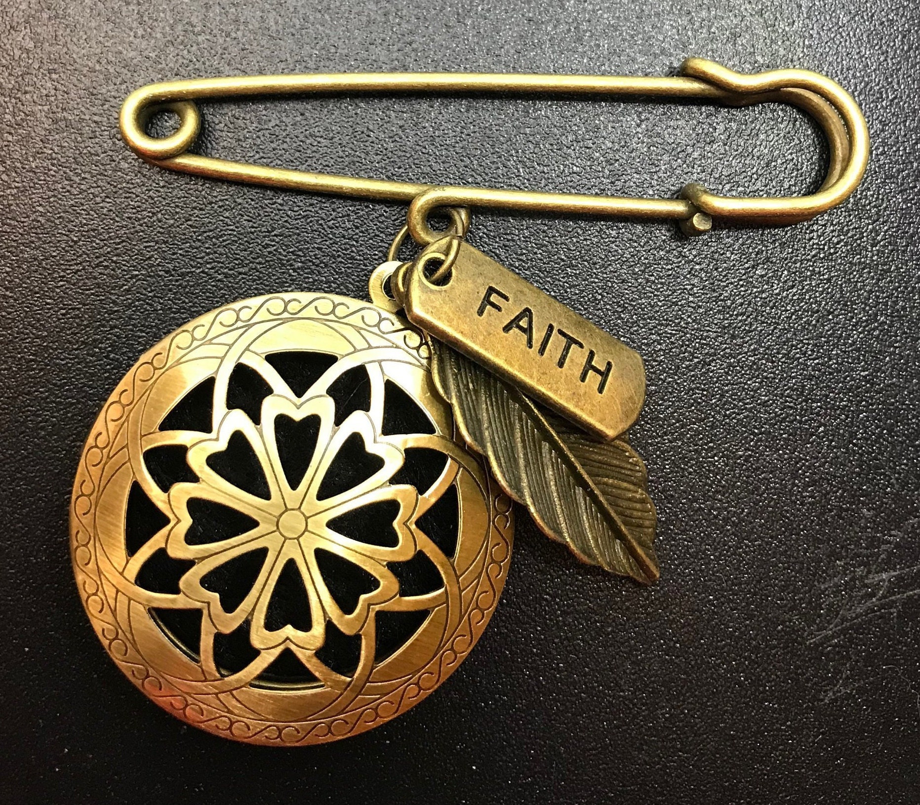 Essential Oil Brooch Pin Diffuseraromatherapy Perfume Locket Perfume ...