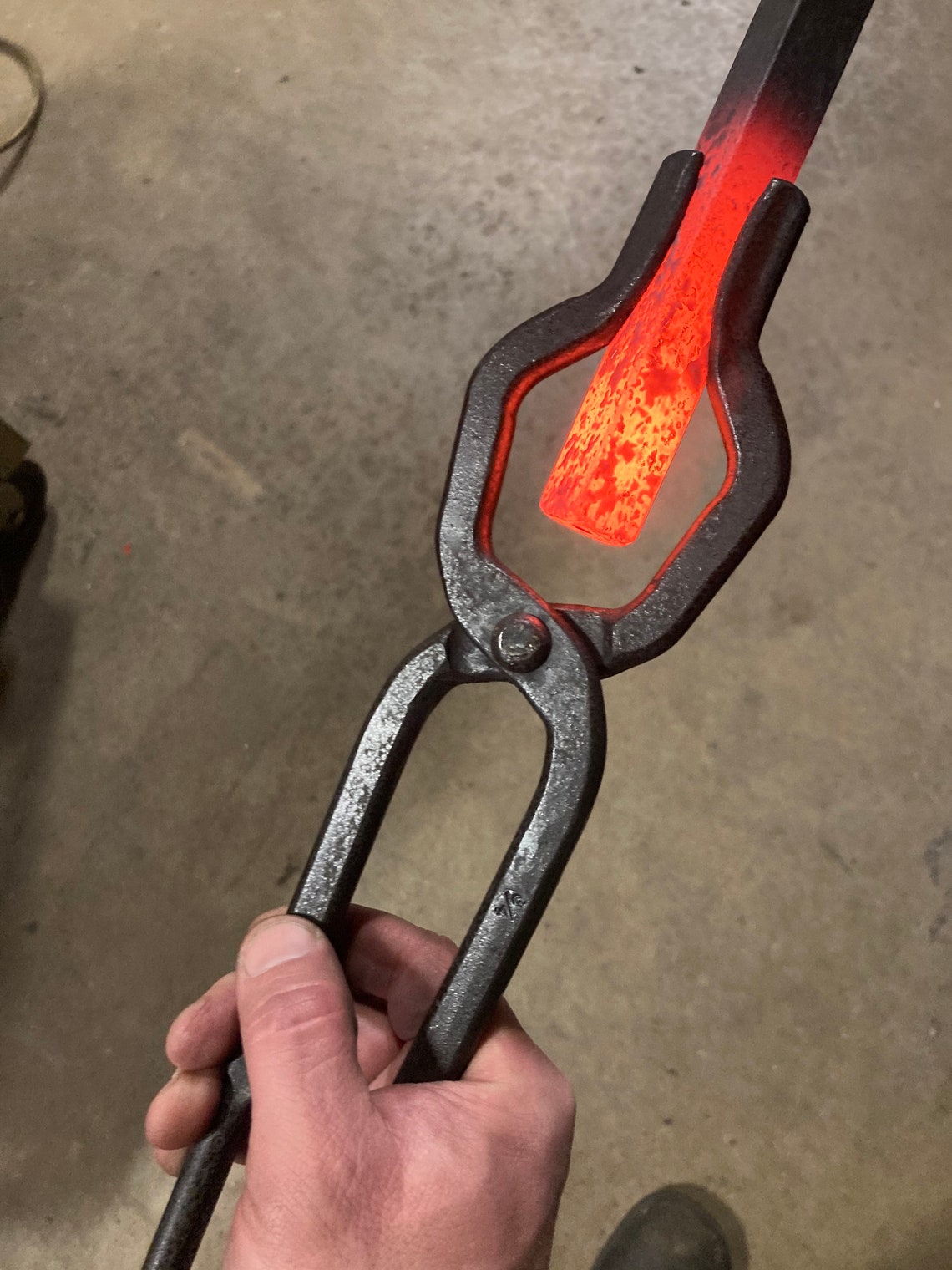 Blacksmith 1 Inch V Bolt Tongs - Etsy